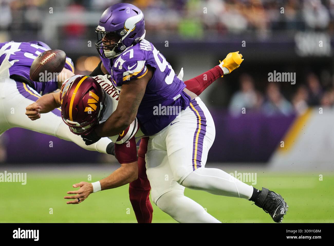 Minnesota Vikings defensive tackle Javon Hargrave (97) forces ...