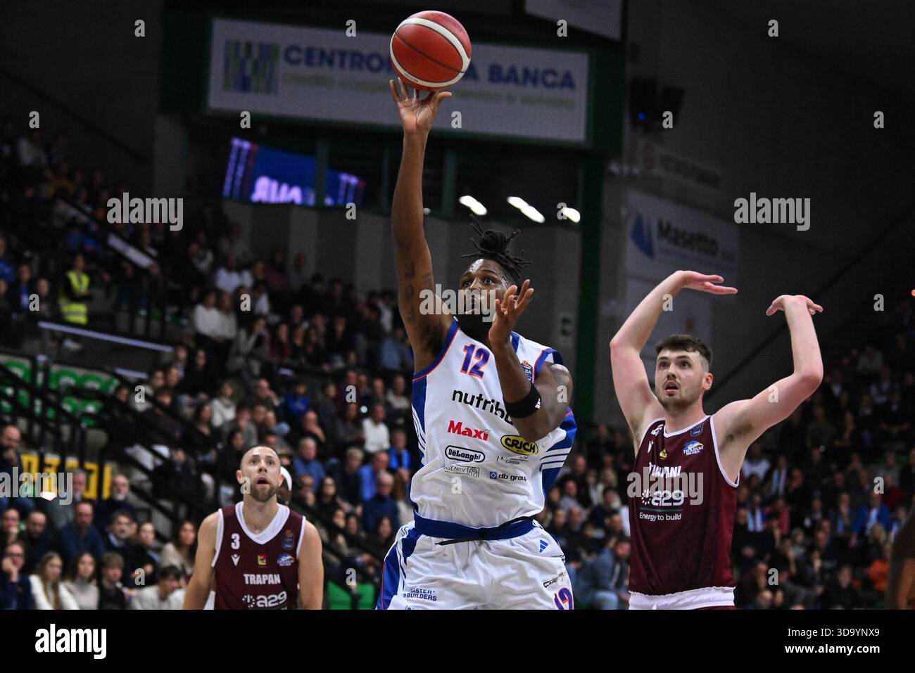 Kruize Pinkins ( Nutribullet Treviso Basket Stock Photo - Alamy