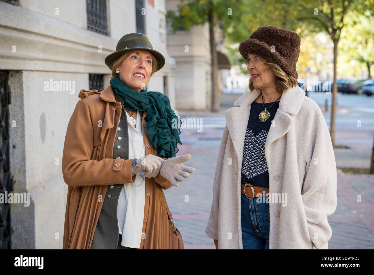 Beautiful women engage in hi-res stock photography and images - Alamy