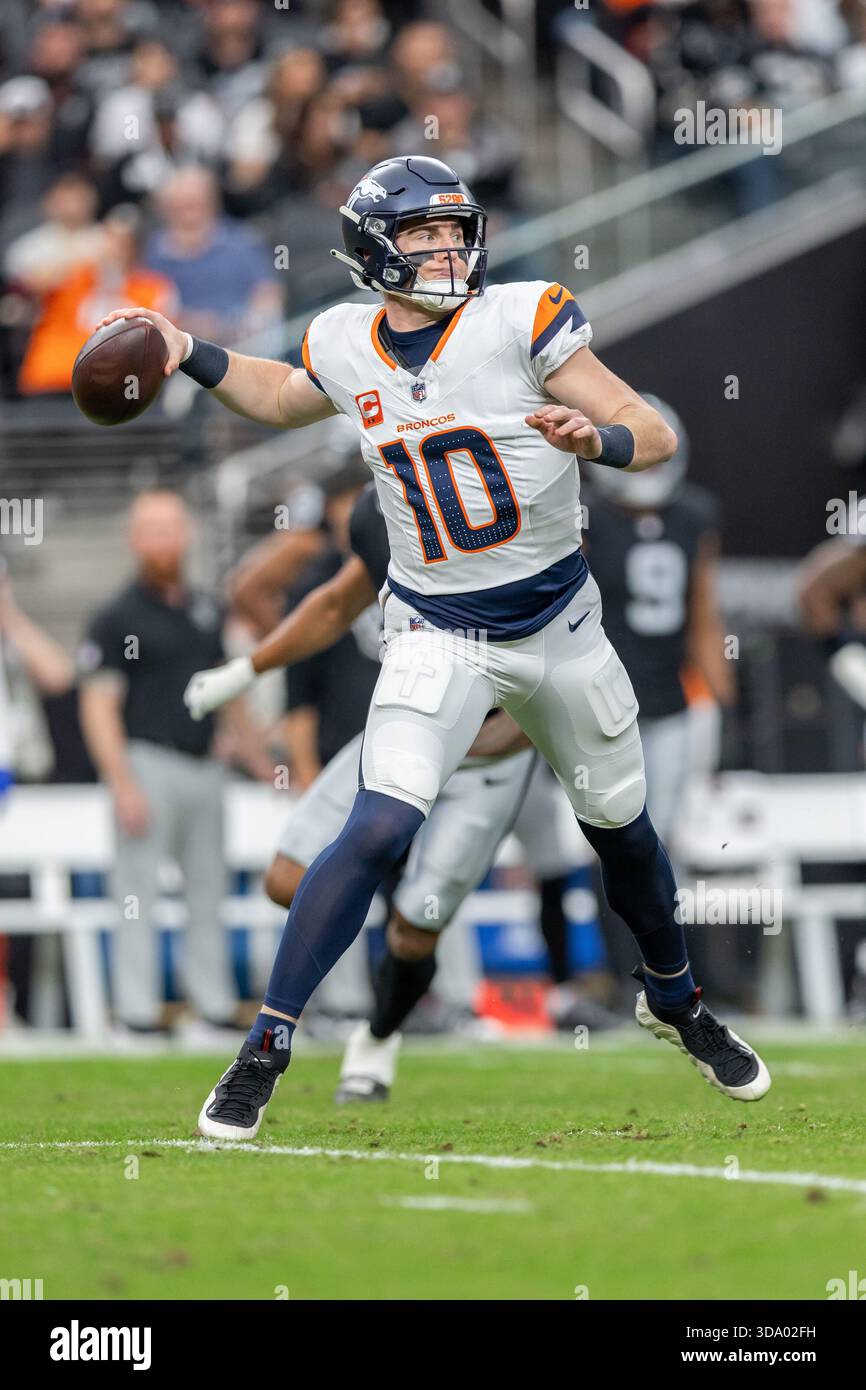 Denver Broncos quarterback Bo Nix (10) passes the ball against the Las ...