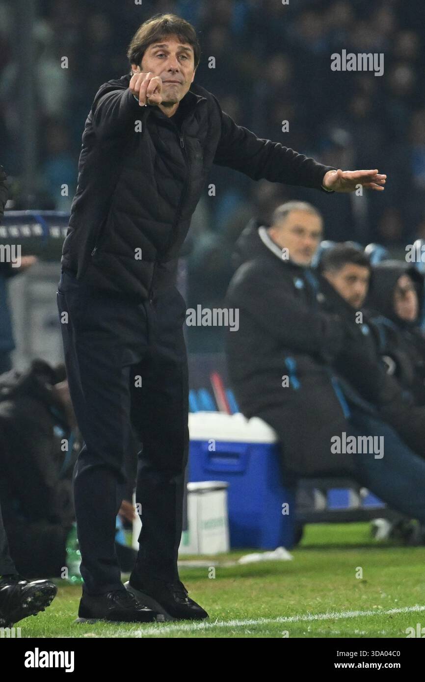 Antonio Conte Coach coach of SSC Napoli gestures during the Serie A ...