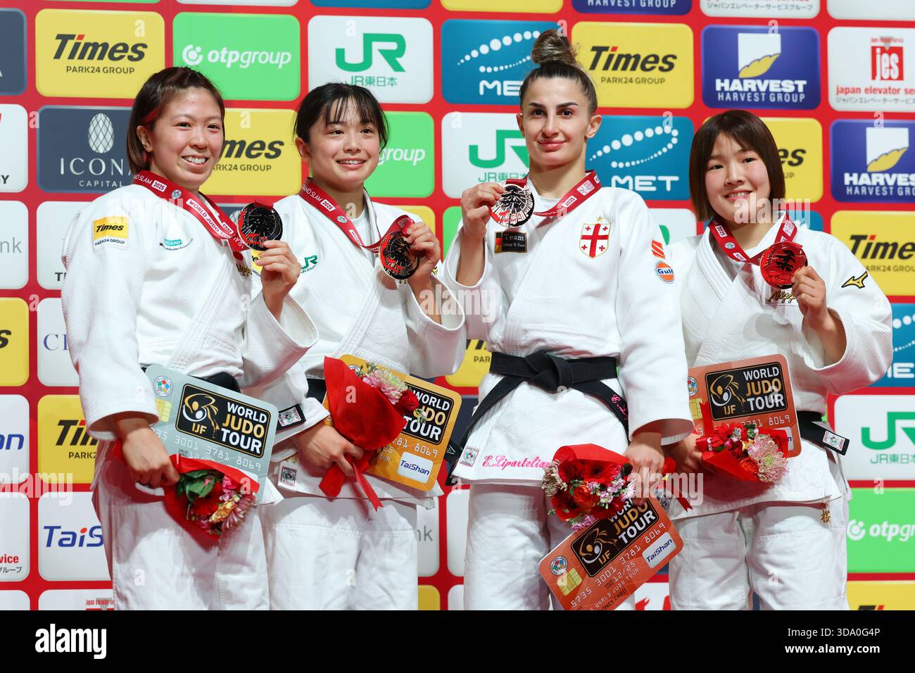 (L-R) Momo Tamaoki, Akari Omori (JPN), LIPARTELIANI Eteri (GEO), Mio Shirakane (JPN), DECEMBER 6 ...