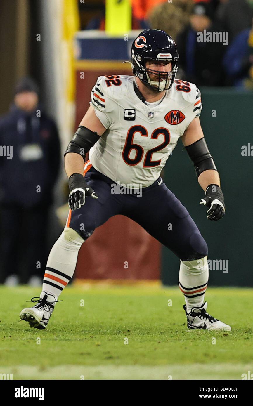 Chicago Bears guard Joe Thuney (62) in motion during an NFL football ...