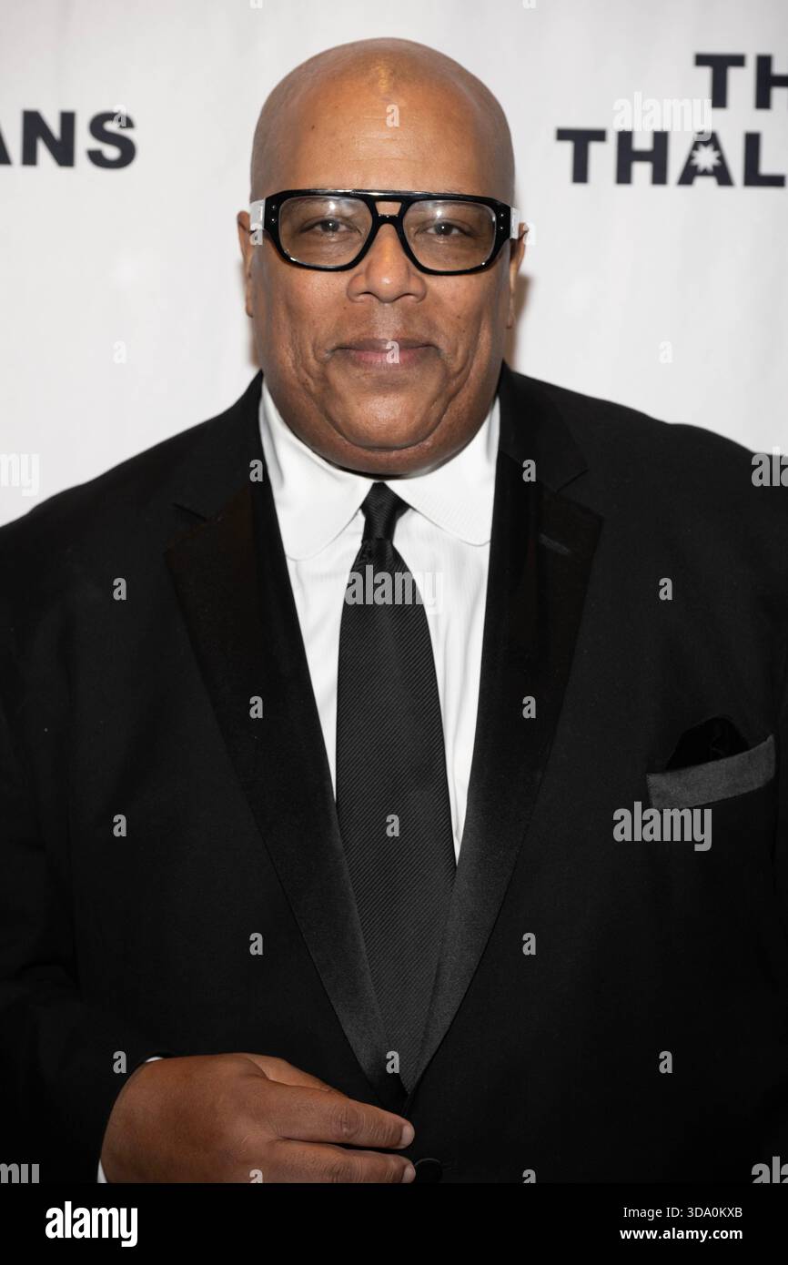 Host Bishop Larry Gaiters attends 70th Anniversary Thalians Holiday ...