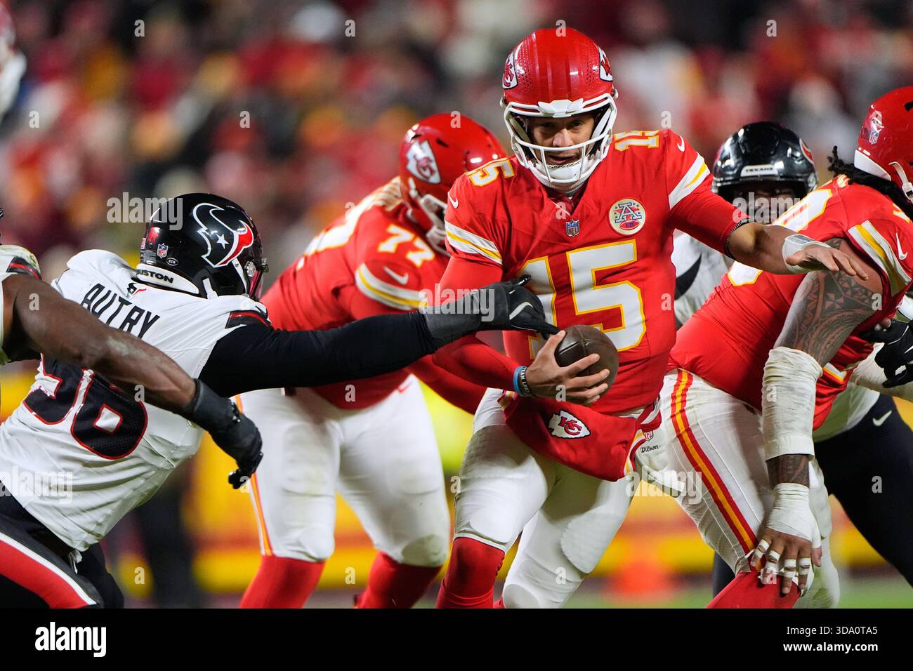 Kansas City Chiefs quarterback Patrick Mahomes (15) scrambles as ...