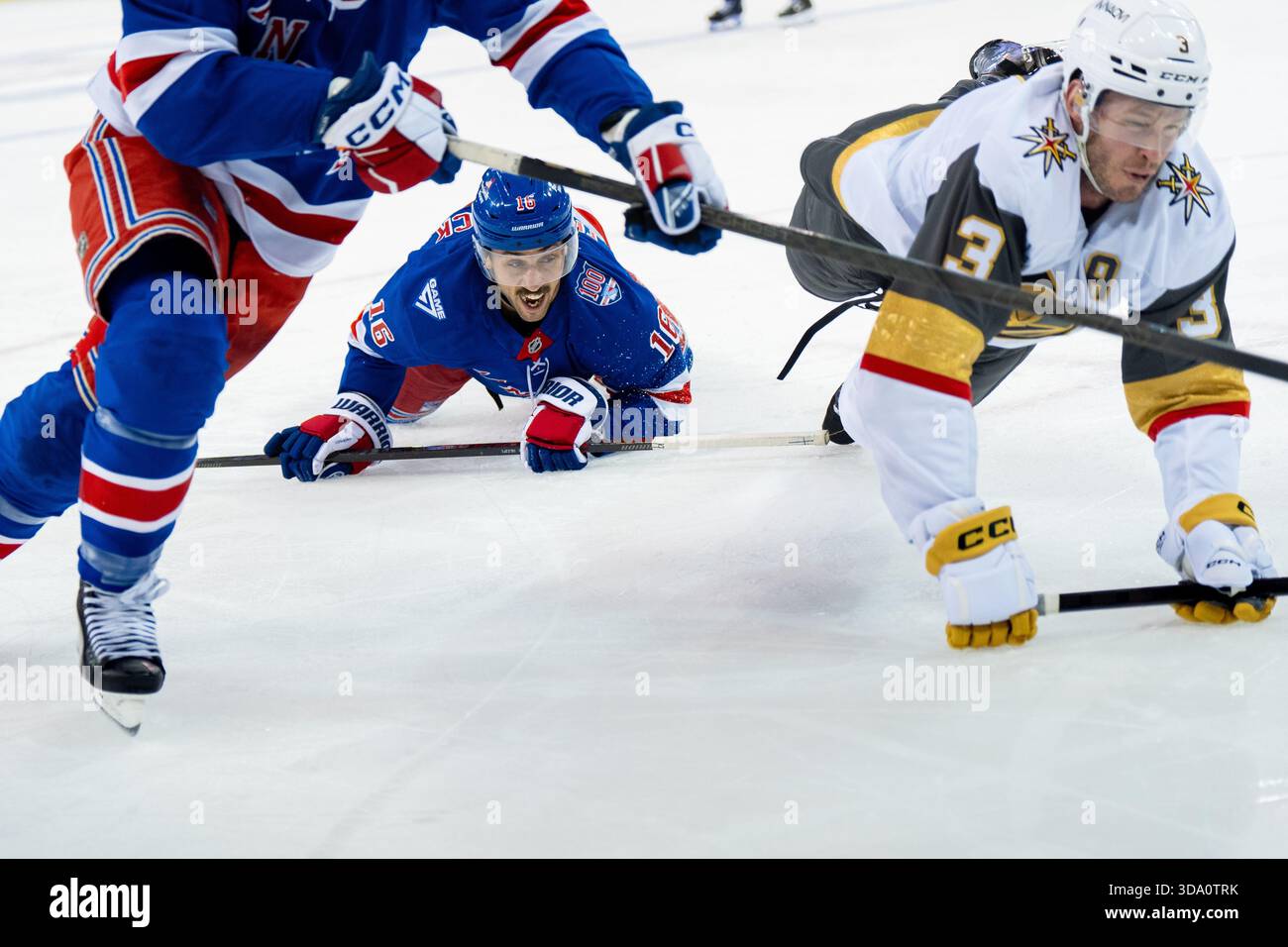 New York Rangers center Vincent Trocheck (16) and Vegas Golden Knights ...