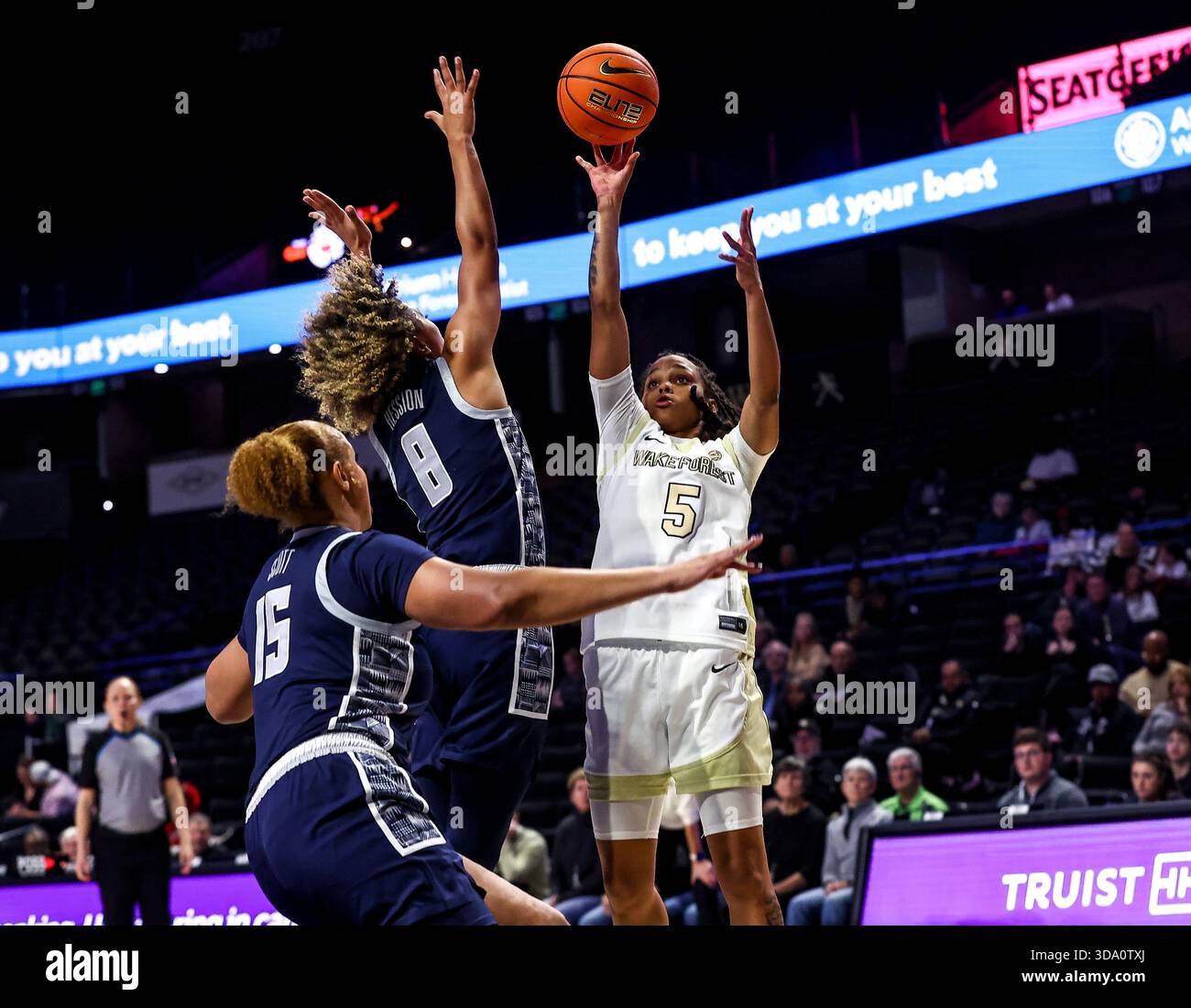 December 7, 2025: Wake Forest Guard Caitlyn Jones (5) shoots over ...
