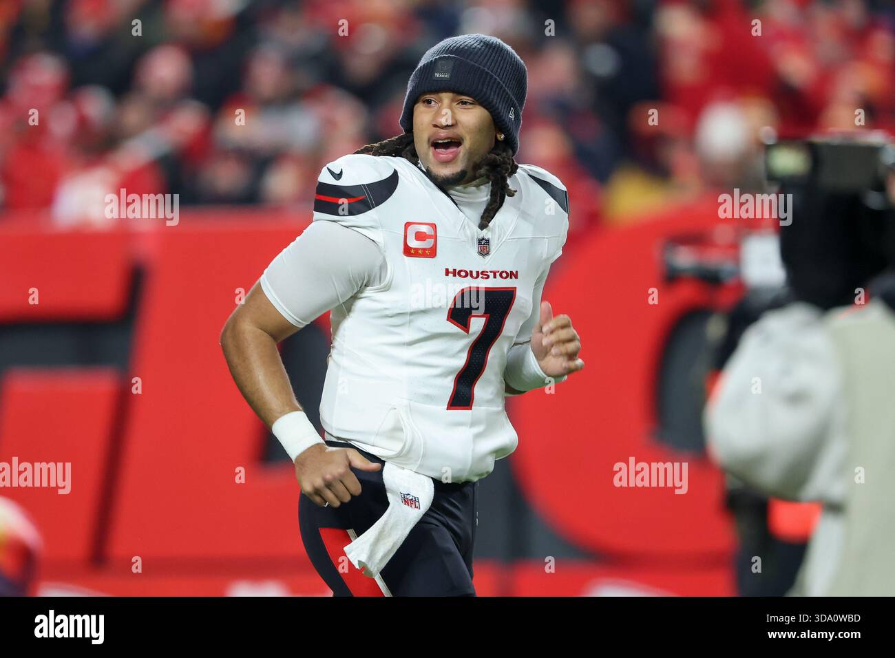 December 7, 2025: Houston Texans quarterback C.J. Stroud (7) takes the ...