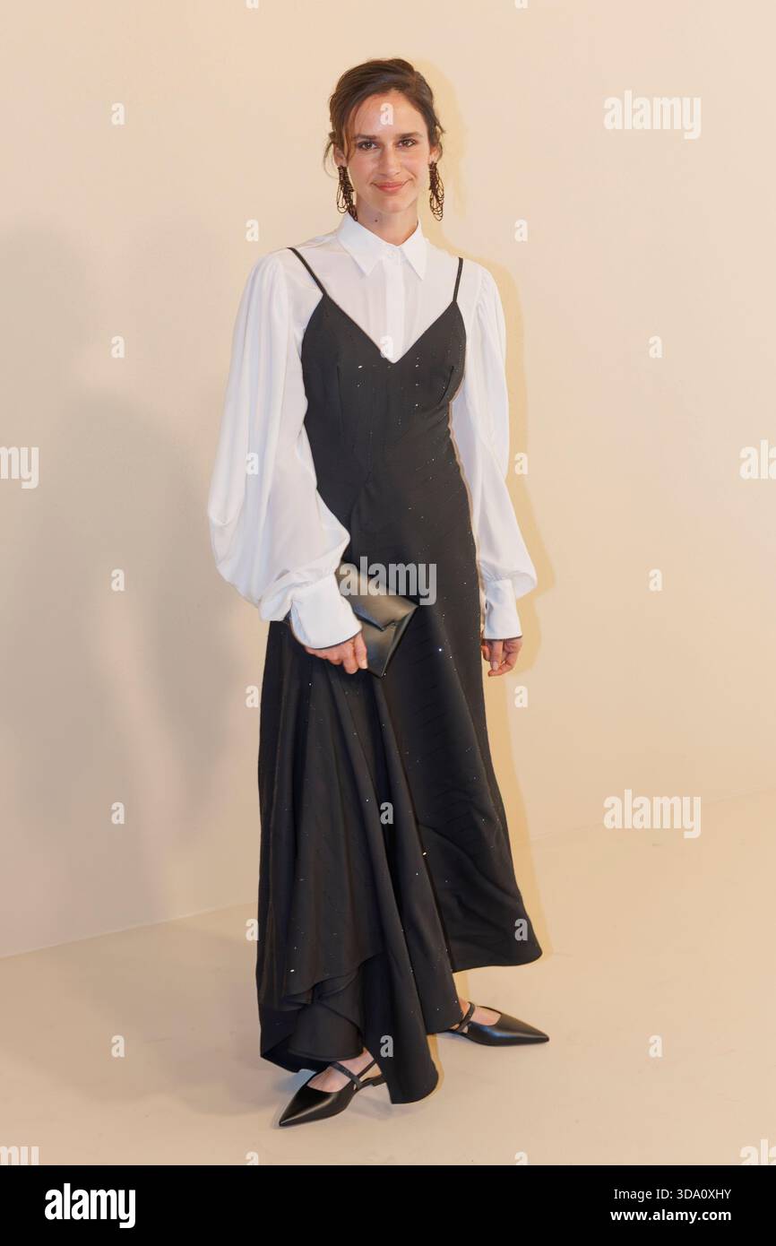 Valentina Bellè attends the "Brunello, Il Visionario Garbato" red ...