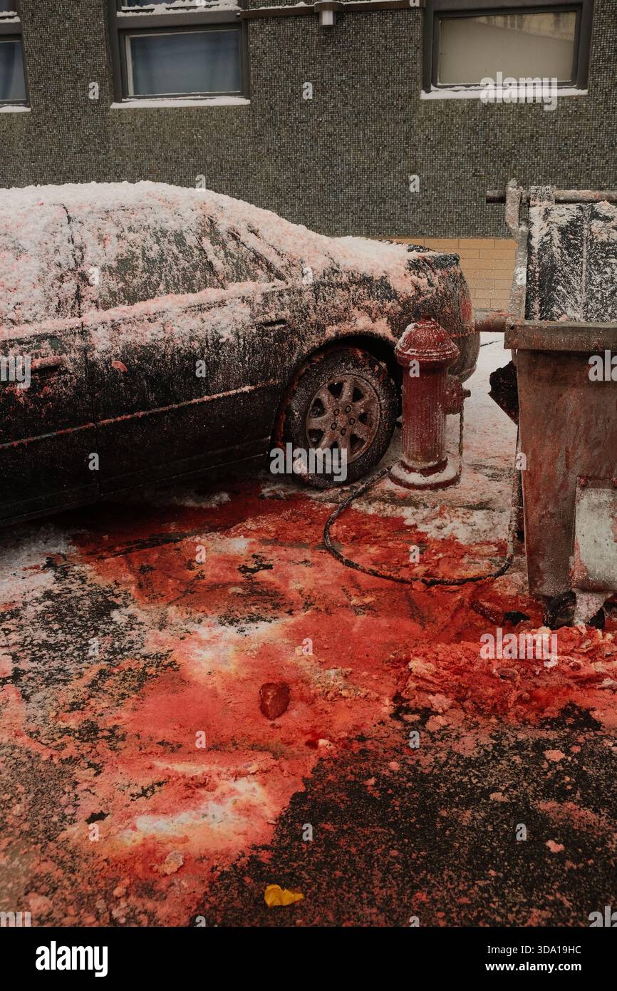 Emergency services scene critical hi-res stock photography and images ...