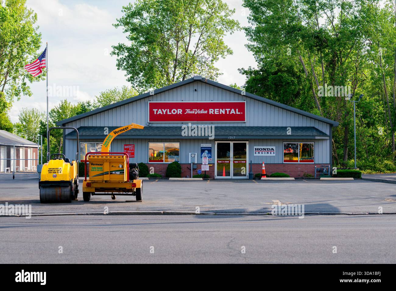 Penske logistics center hi-res stock photography and images - Alamy