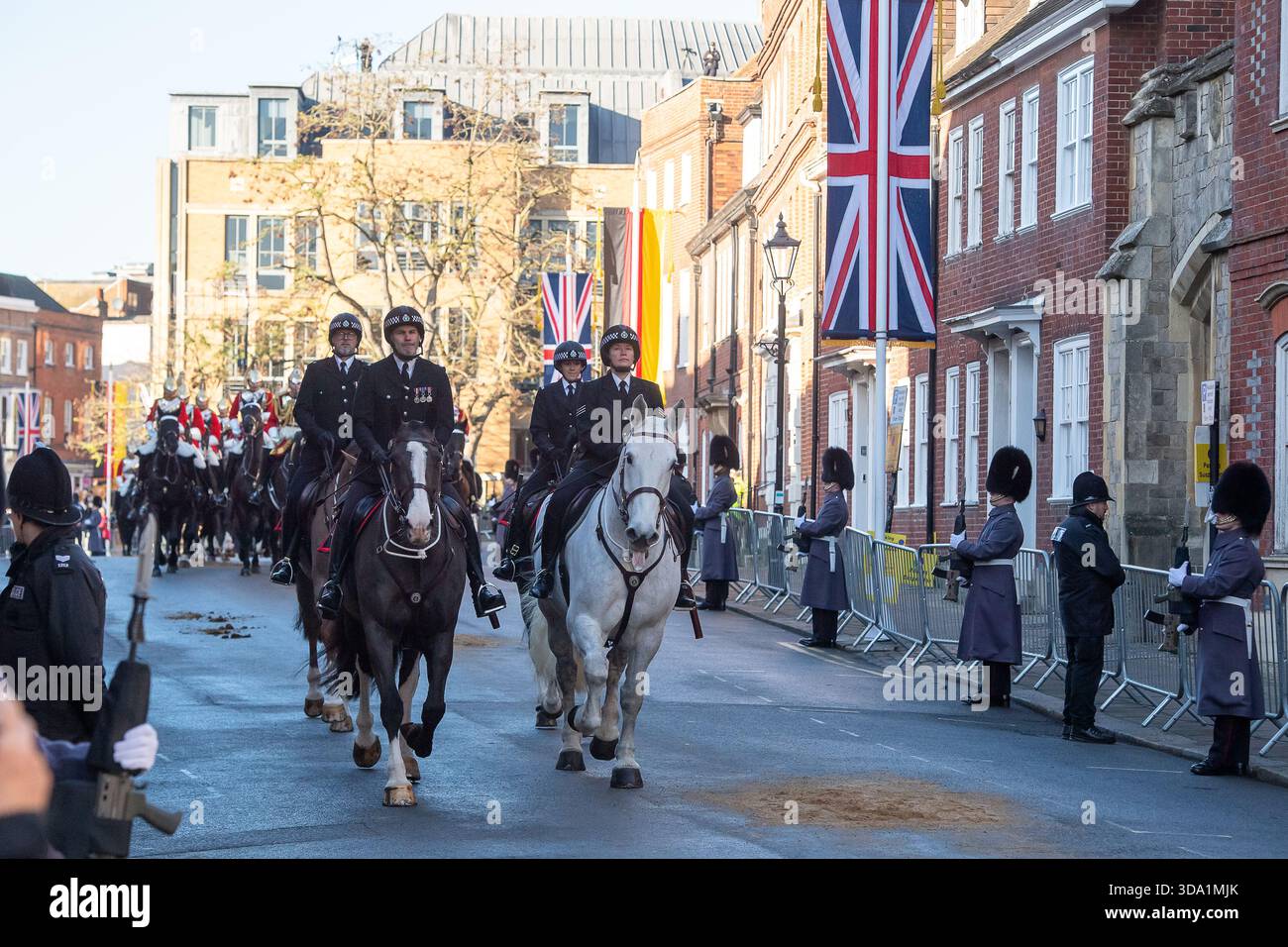 Windsor, Berkshire, UK. 3rd December, 2025. Thames Valley Mounted ...