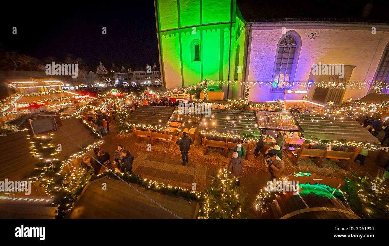 Weihnachtsmarkt, rund um den historischen Rathausplatz. Lippstadt ...