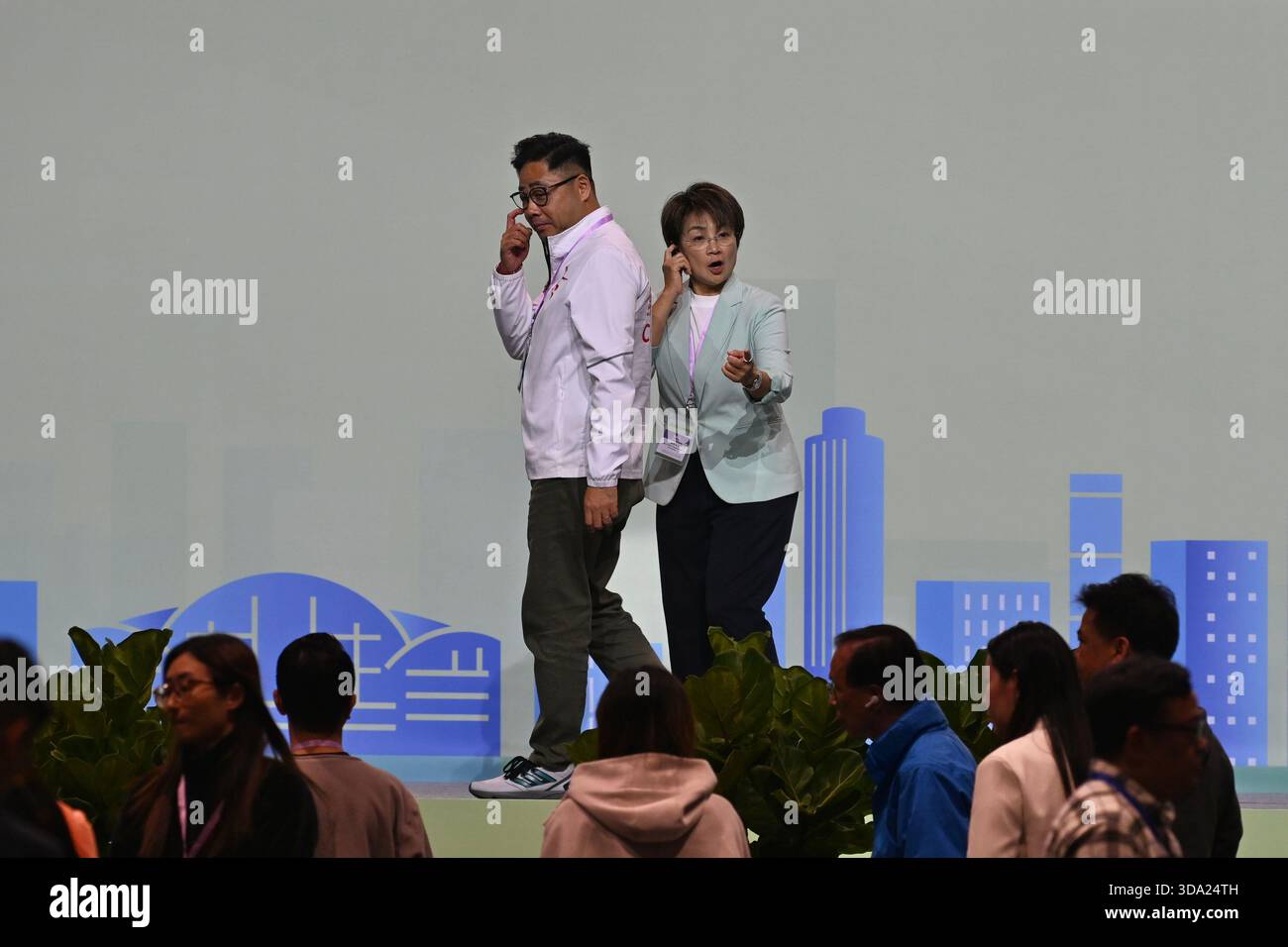 Christine Fong Kwok-shan and Chris Ip Ngo-tung win the Legislative Council Election: New ...