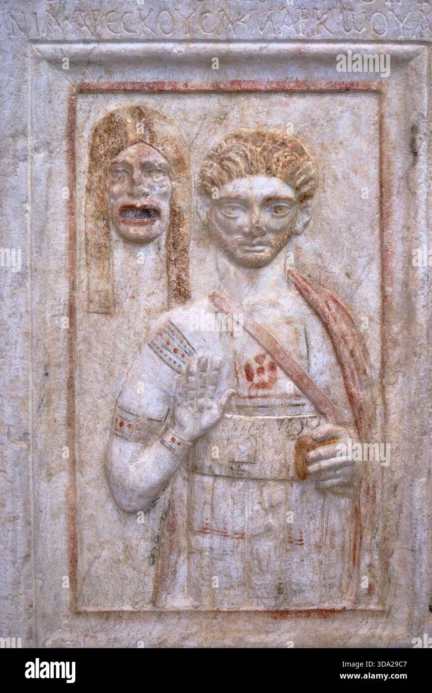 Greek funerary architecture hi-res stock photography and images - Alamy