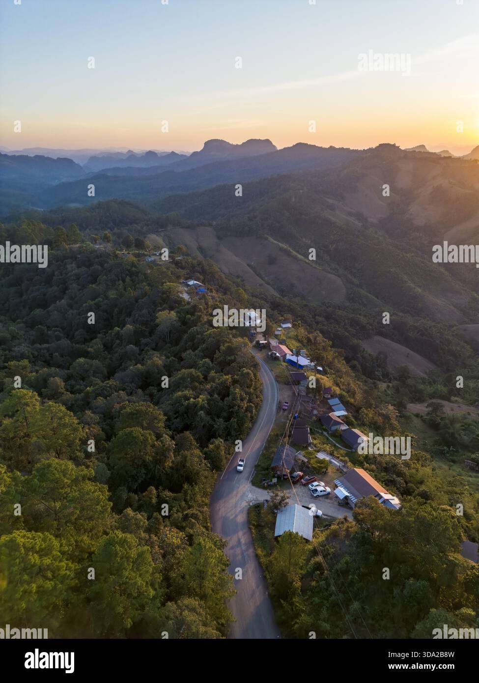 Scenic drive showcases winding road hi-res stock photography and images ...