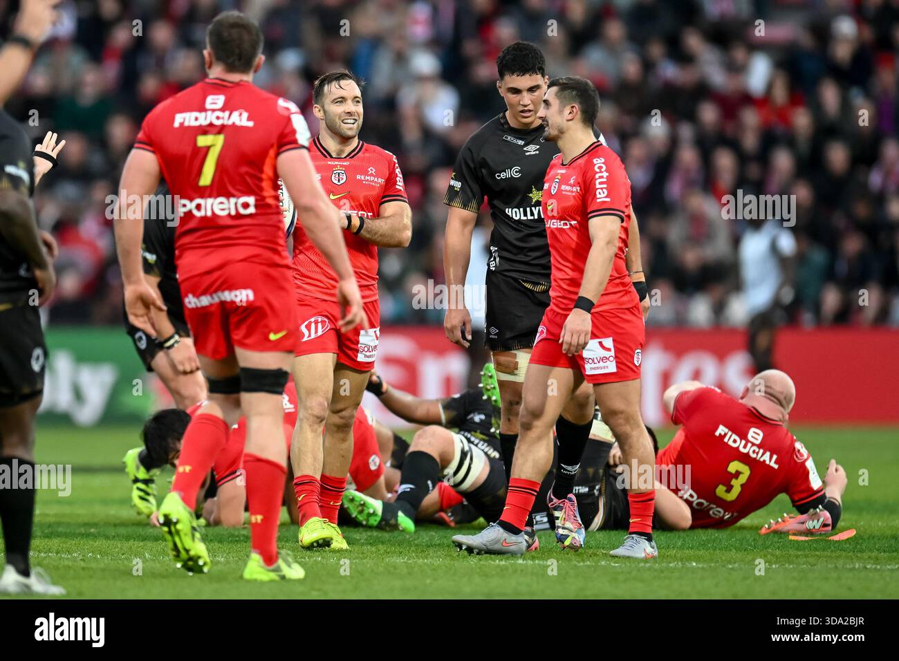 Paul Graou of Stade Toulousain and Thomas Ramos of Stade Toulousain and ...