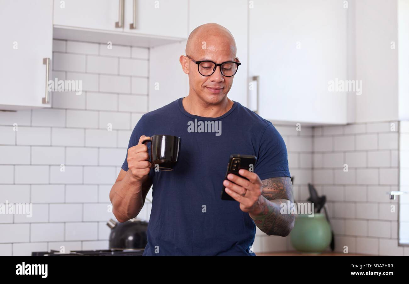 Man checks smartphone hand hi-res stock photography and images - Alamy