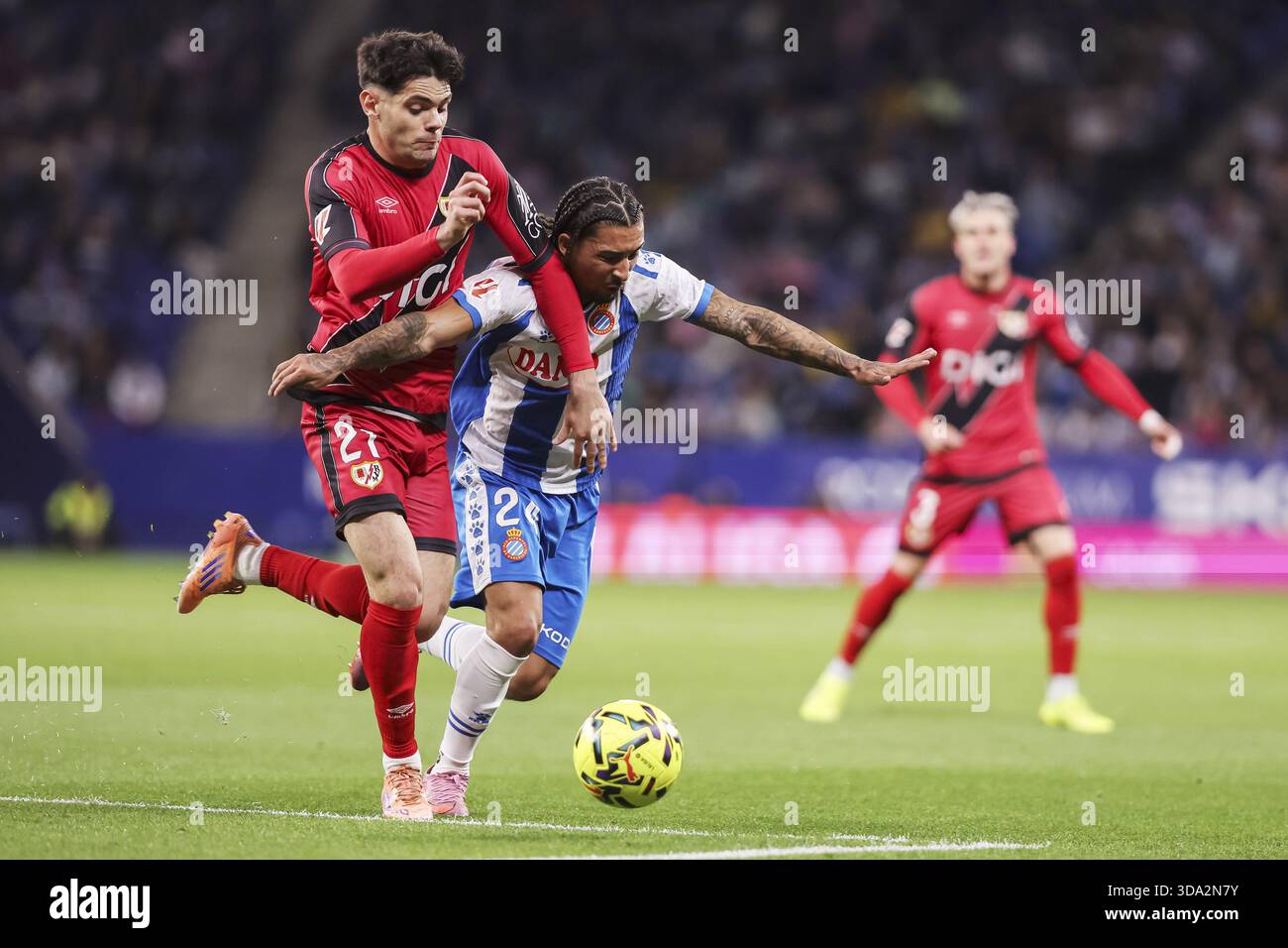 Tyrhys Dolan of RCD Espanyol and Fran Perez of Rayo Vallecano during ...