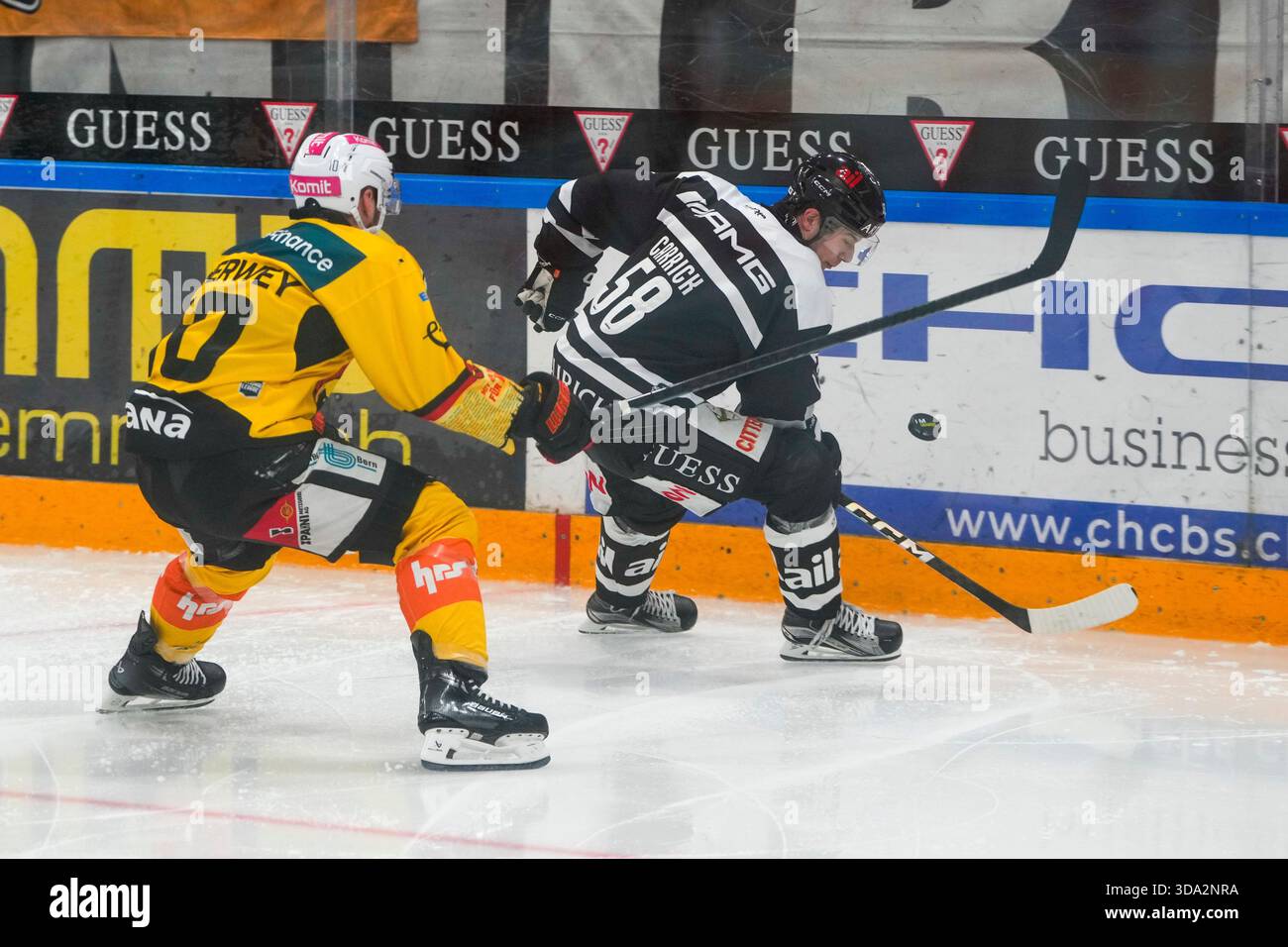 07/12/2025, Porza, Cornèr Arena, NL: HC Lugano - SC Bern, Connor ...