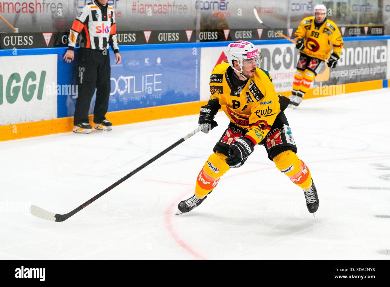 07/12/2025, Porza, Cornèr Arena, NL: HC Lugano - SC Bern, Marc Marchon ...