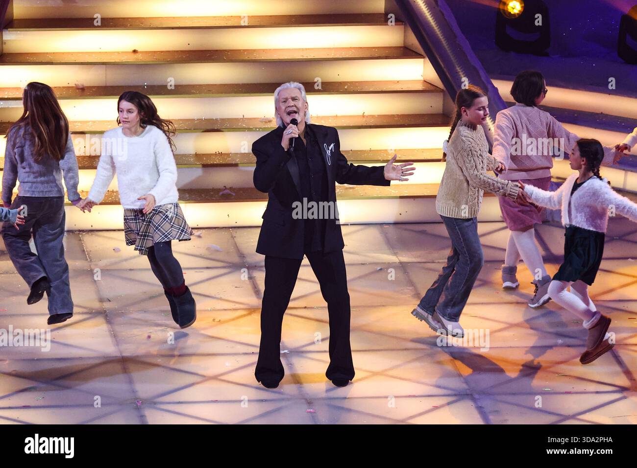 Saenger Johnny Logan - ARD Live Show ãAdventsfest der 100.000 LichterÒ ...