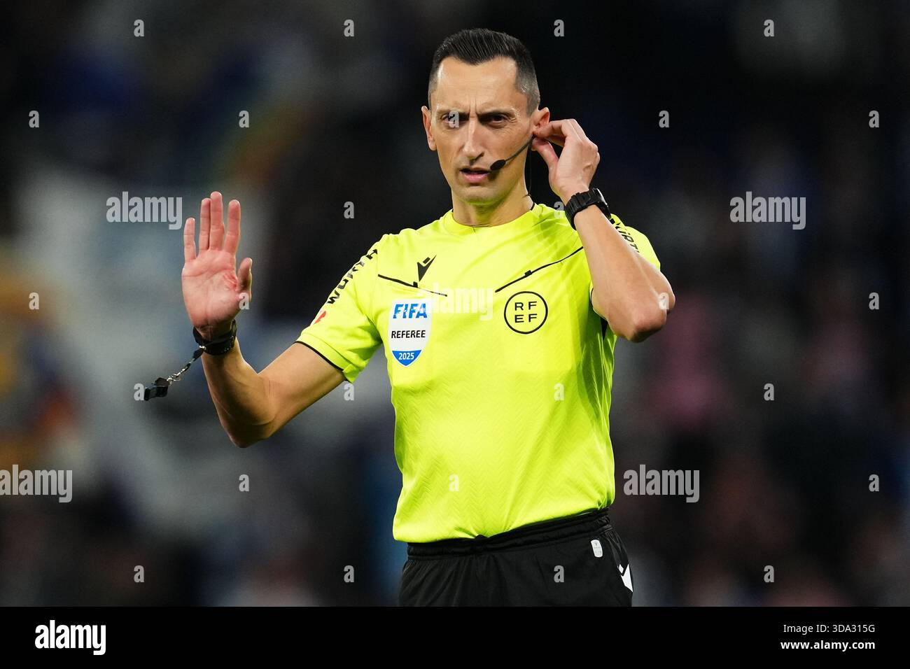 The referee Jose Maria Sanchez Martinez during the La Liga EA Sports ...