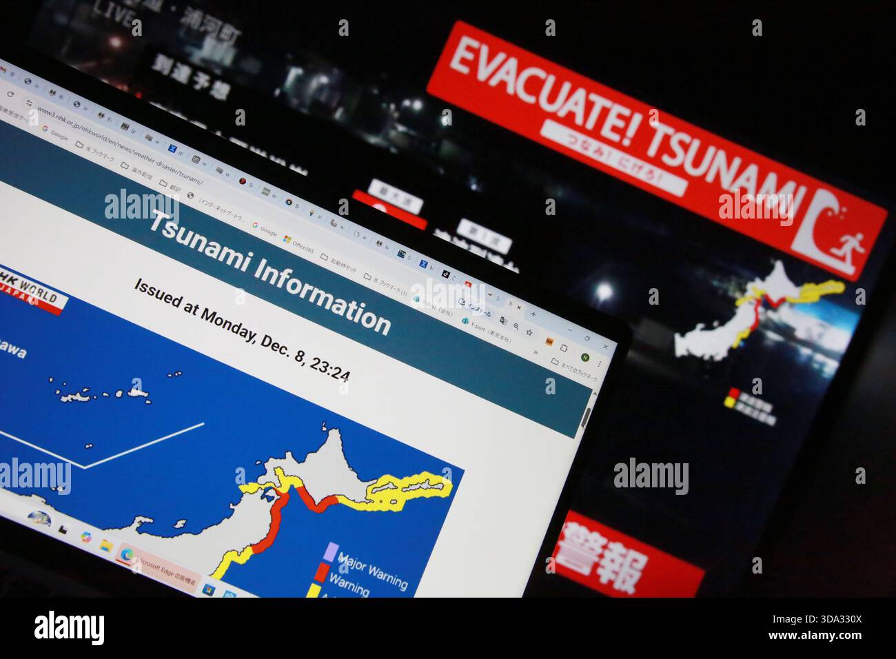 News program of Television and internet media report tsunami warning ...