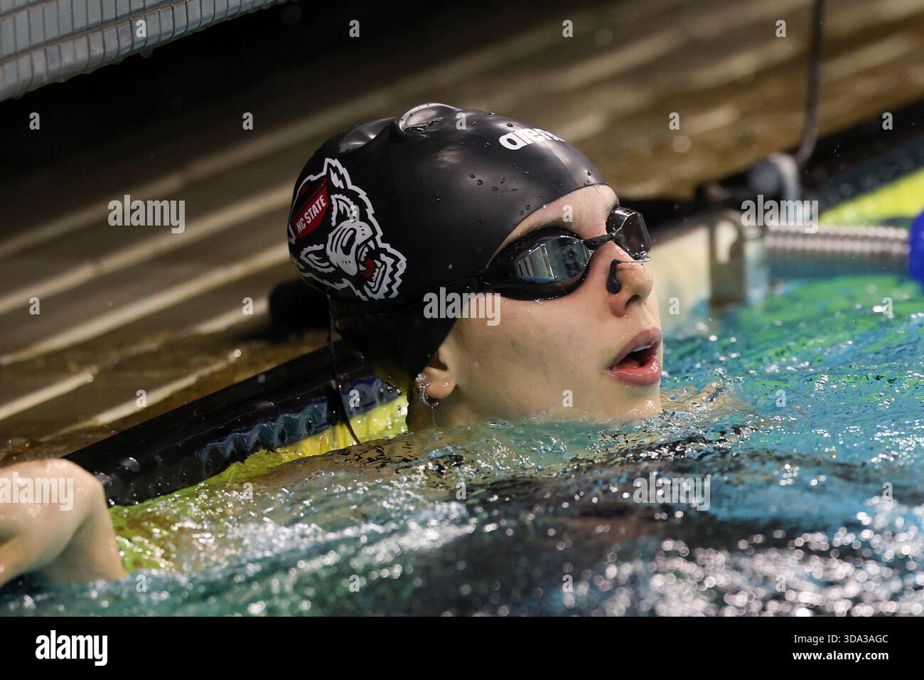 AUSTIN, TX - DECEMBER 05: Leah Shackley in the pool after a women's 100 ...