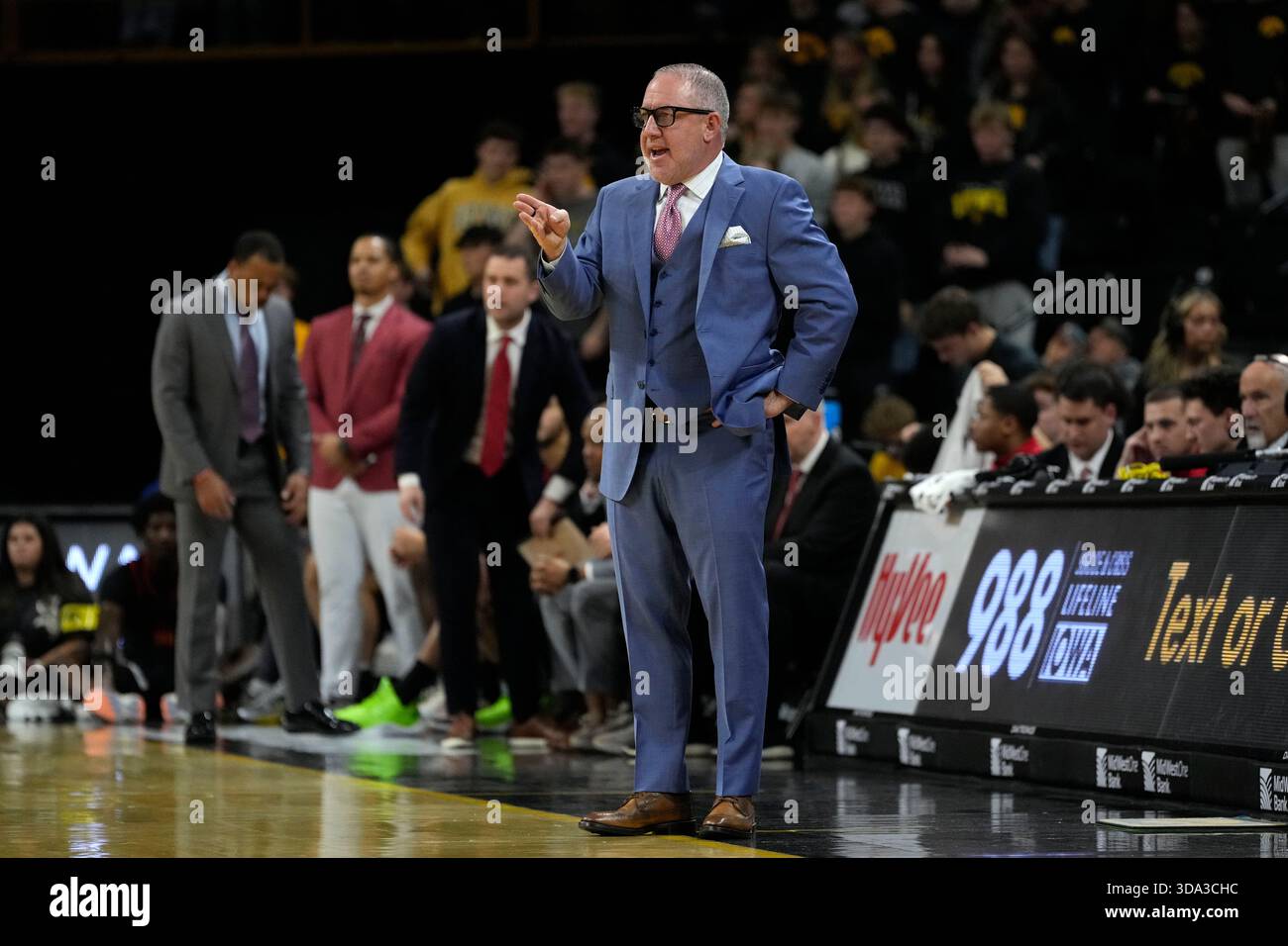 Maryland head coach Buzz Williams watches from the bench during the ...