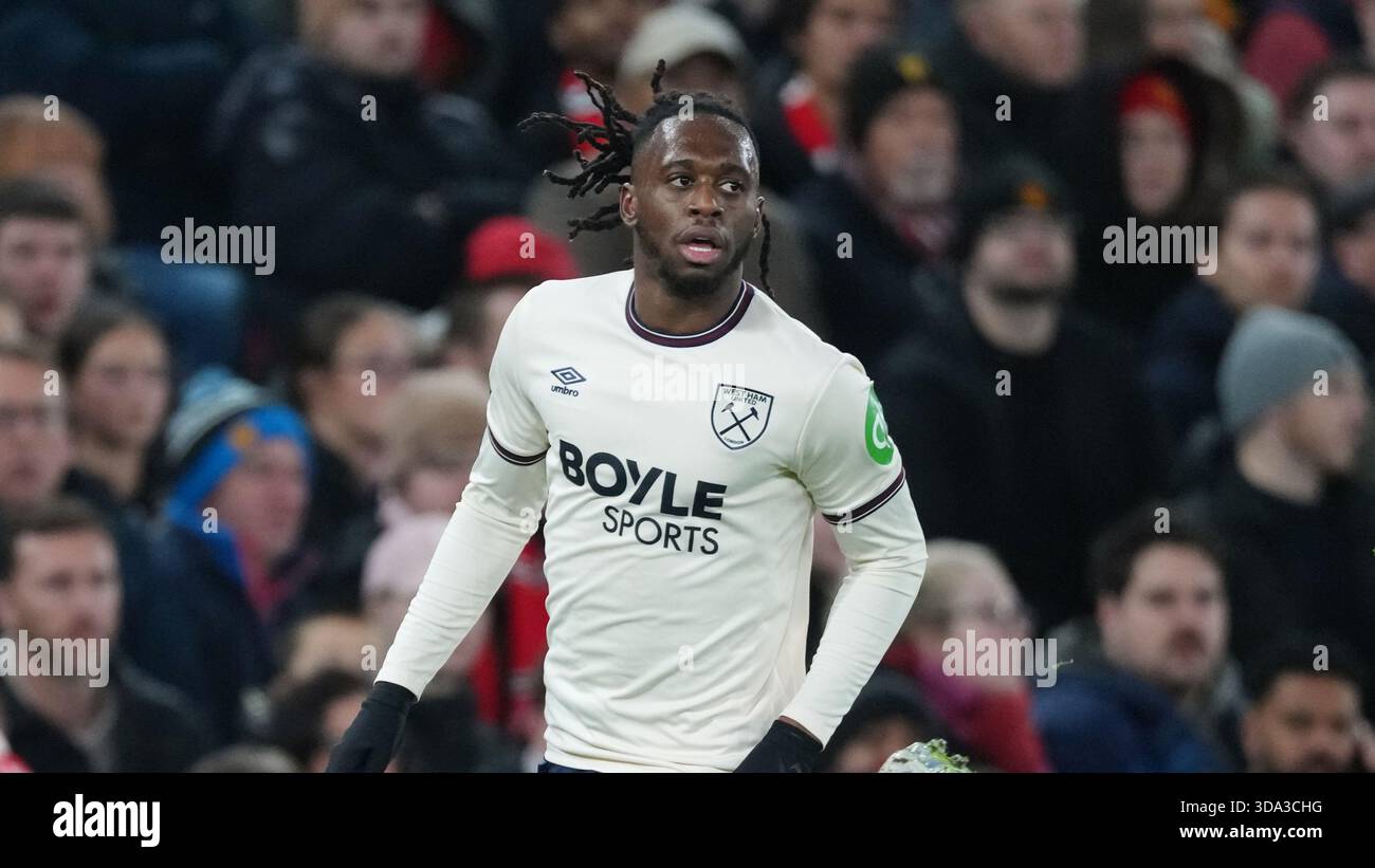 West Ham's Aaron Wan-Bissaka runs with the ball during the English ...
