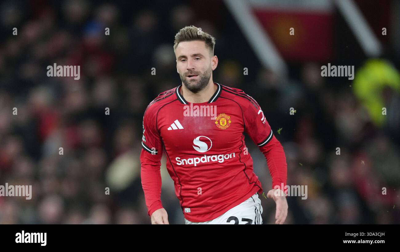 Manchester United's Luke Shaw runs with the ball during the English ...