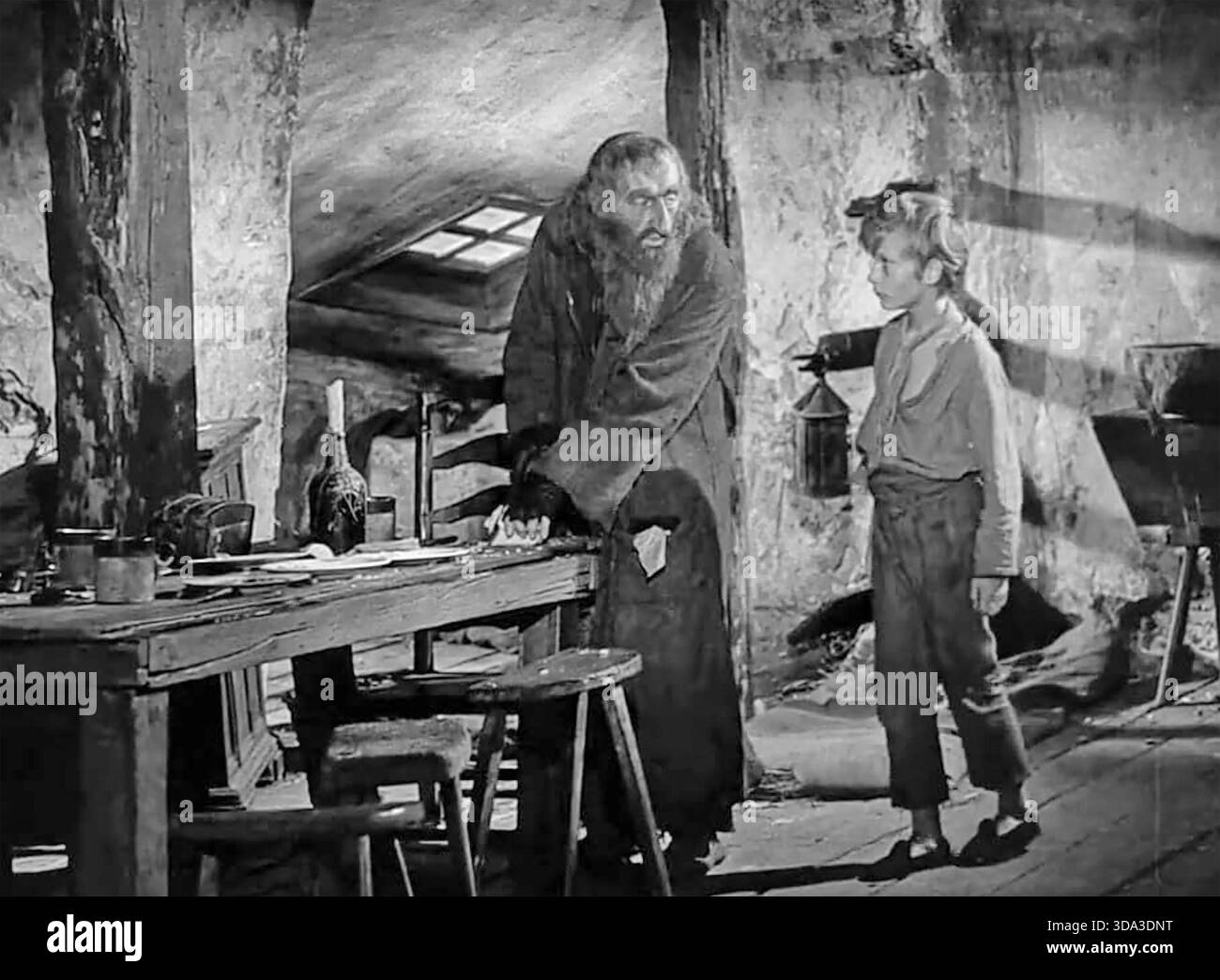 OLIVER TWIST 1948 GFD film with Alec Guiness as Fagin and John Howard ...