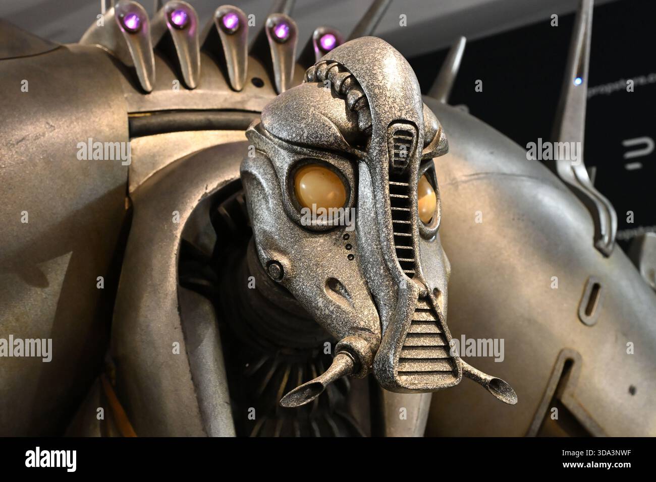 A Full-Size Screen-Matched Light-Up Mondoshawan from Luc Besson’s sci ...
