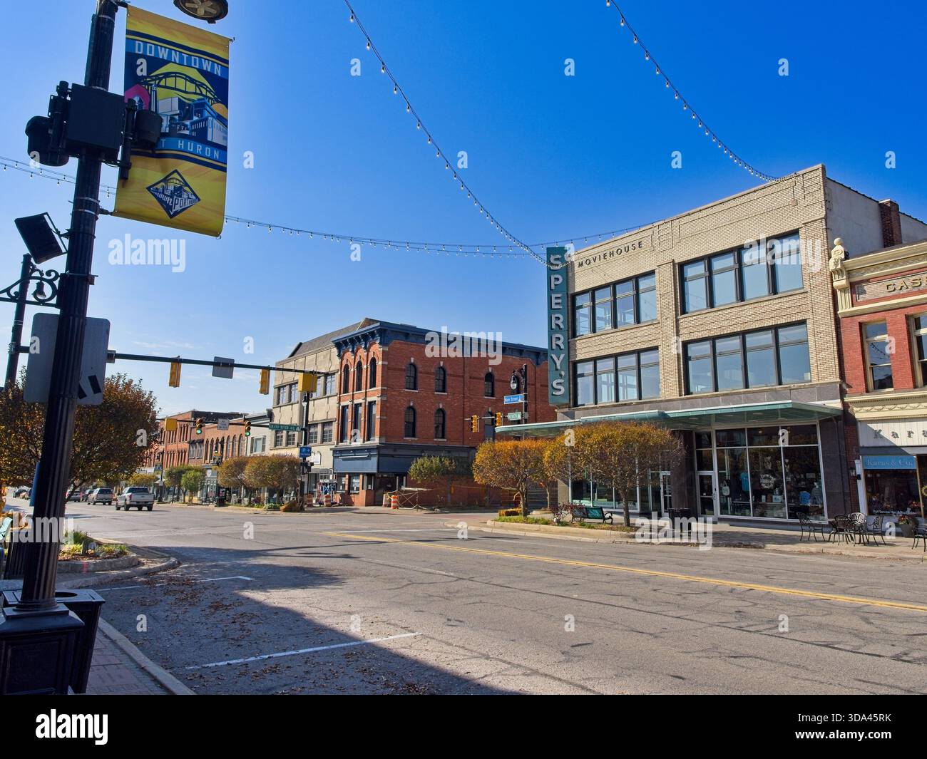 Street scene on Huron Avenue downtown Port Huron Michigan — October ...