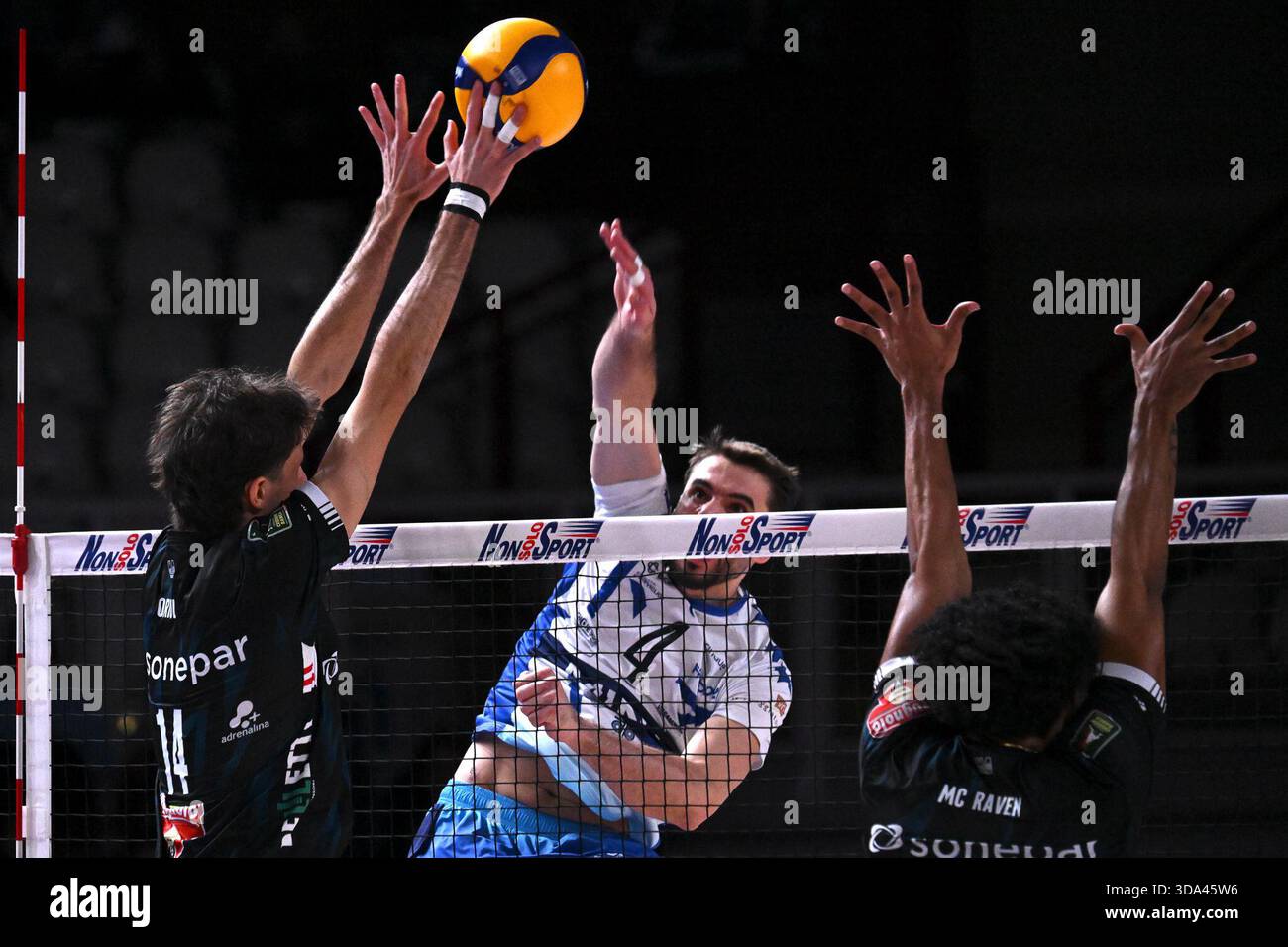 Martin Atanasov ( Vero Volley Monza Stock Photo - Alamy