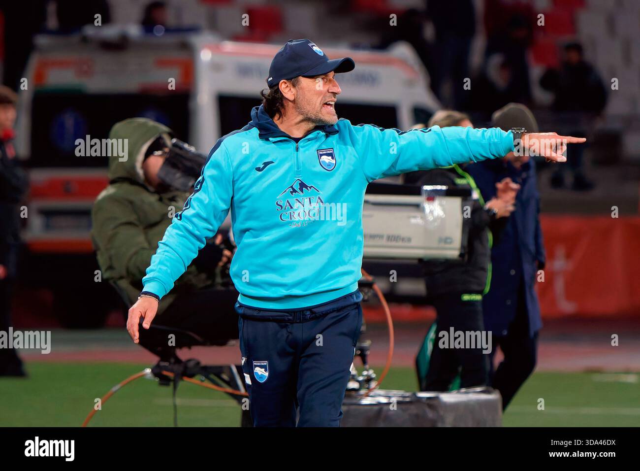 coach Giorgio Gorgone of Pescara Calcio during SSC Bari vs Pescara ...