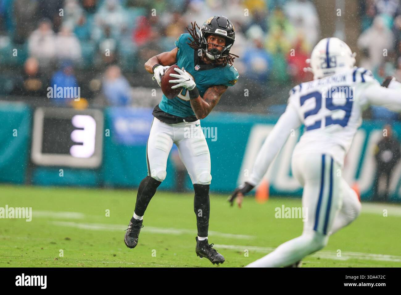 Jacksonville Jaguars wide receiver Jakobi Meyers (3) cathes a pass ...