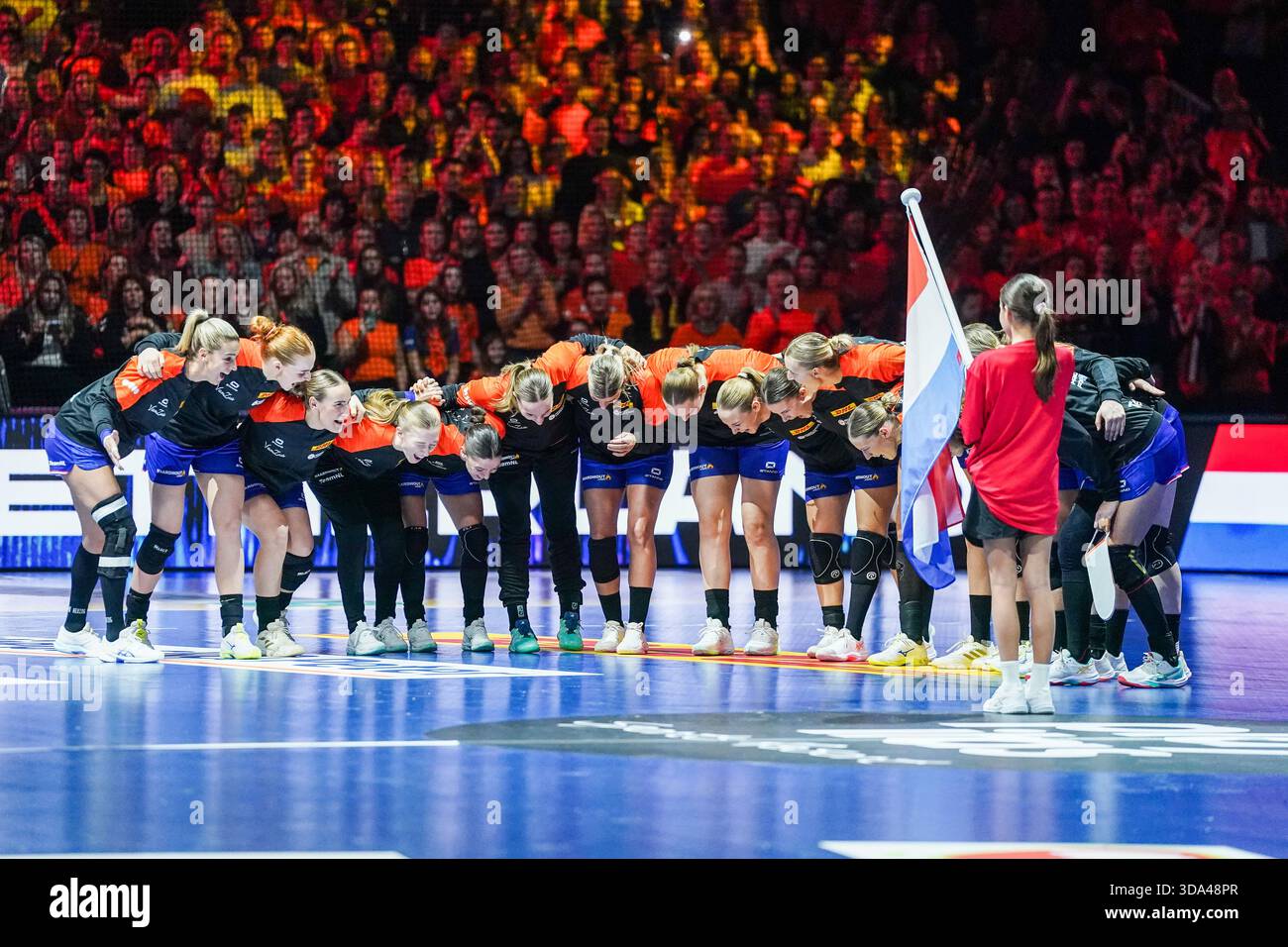 ROTTERDAM, NETHERLANDS - DECEMBER 8: Players of Netherlands Alieke van ...