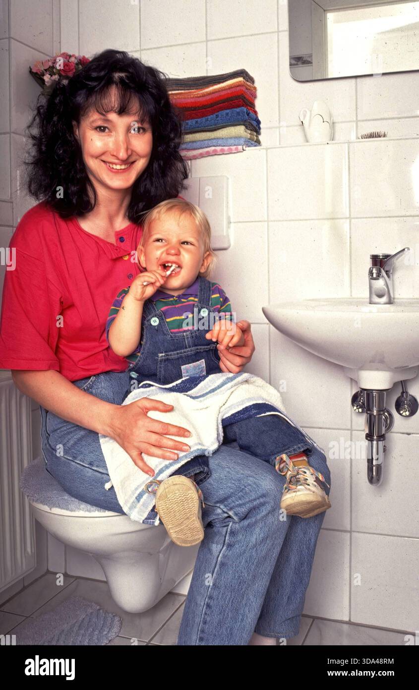 ARCHIV: Gaby Albrecht Sängerin Gaby Albrecht mit ihrem Sohn Jens , 1993 ...