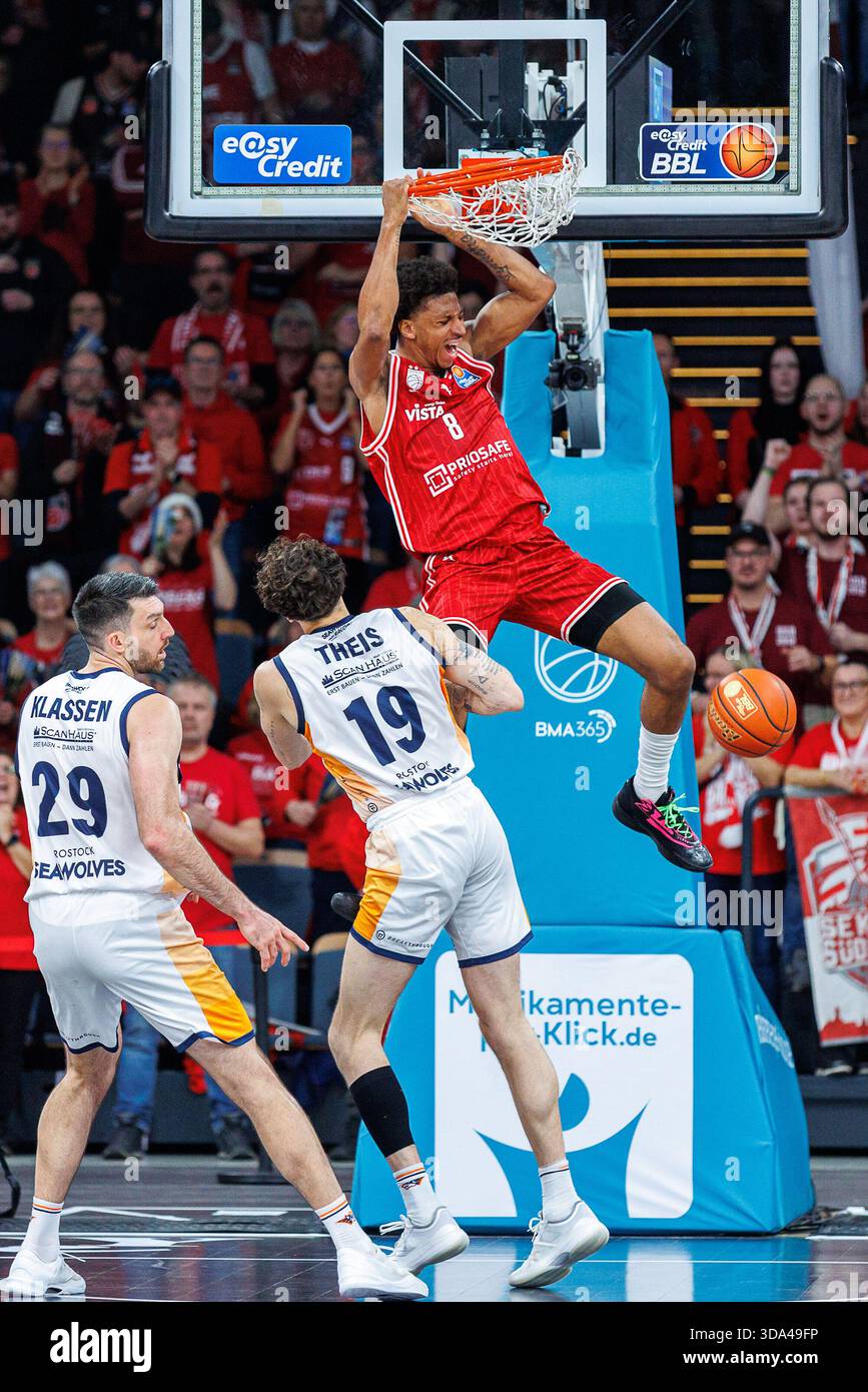 Demarcus Demonia (BMA365 Bamberg Baskets, #08), Sid-Marlon Theis ...