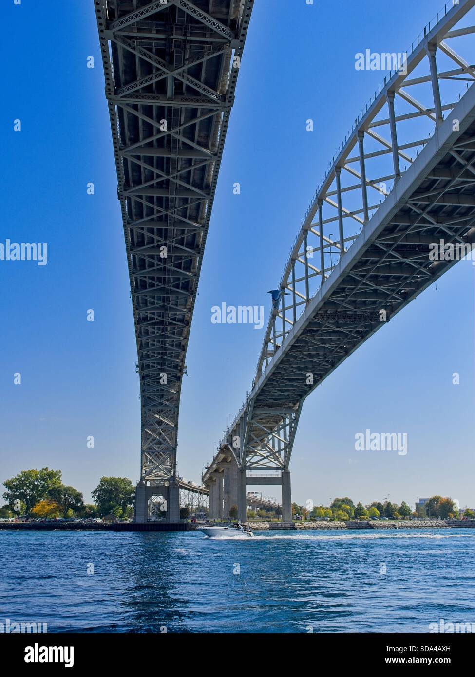 Overhead parallel cantilever truss and continuous tied-arch Blue Water ...