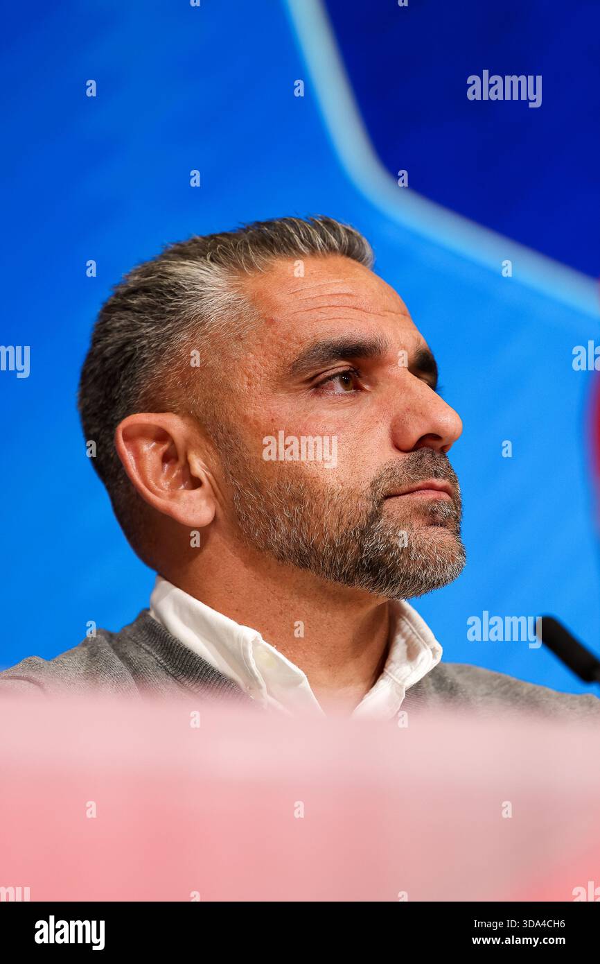 Rui Borges (Sporting Lisbon, Head Coach [coach]) at the press ...