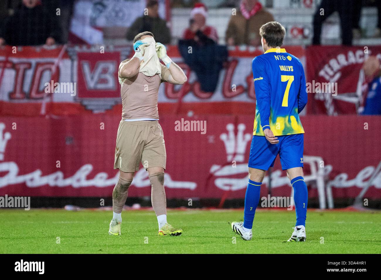 Broendby goalkeeper Patrick Pentz reacts after receiving a red card ...