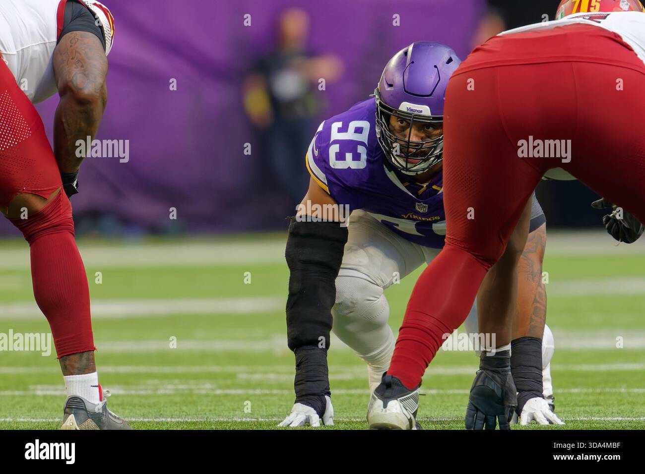 Minnesota Vikings Defensive End Jonathan Allen (93) eyeing blockers ...