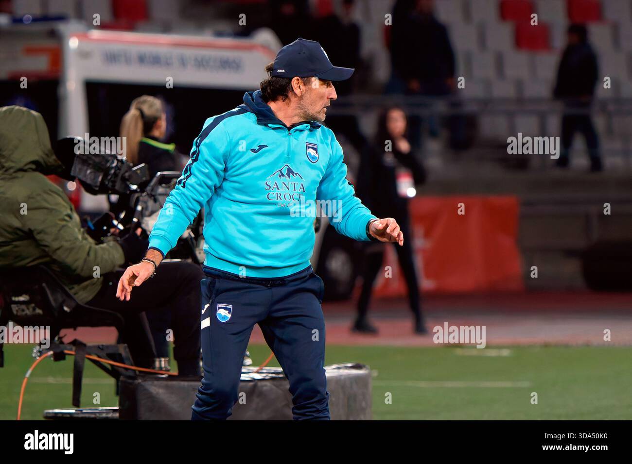 coach Giorgio Gorgone of Pescara Calcio during SSC Bari vs Pescara ...