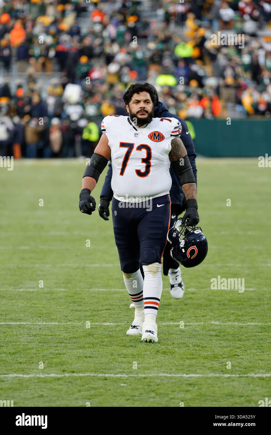 Chicago Bears guard Jonah Jackson (73) before an NFL football game ...