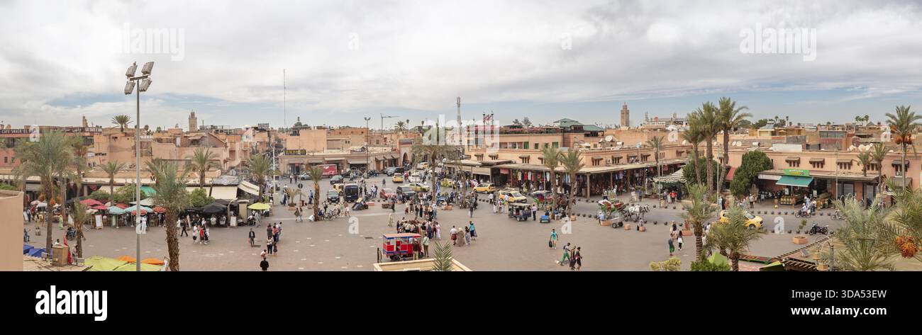 Full marketplace lots people hi-res stock photography and images - Alamy