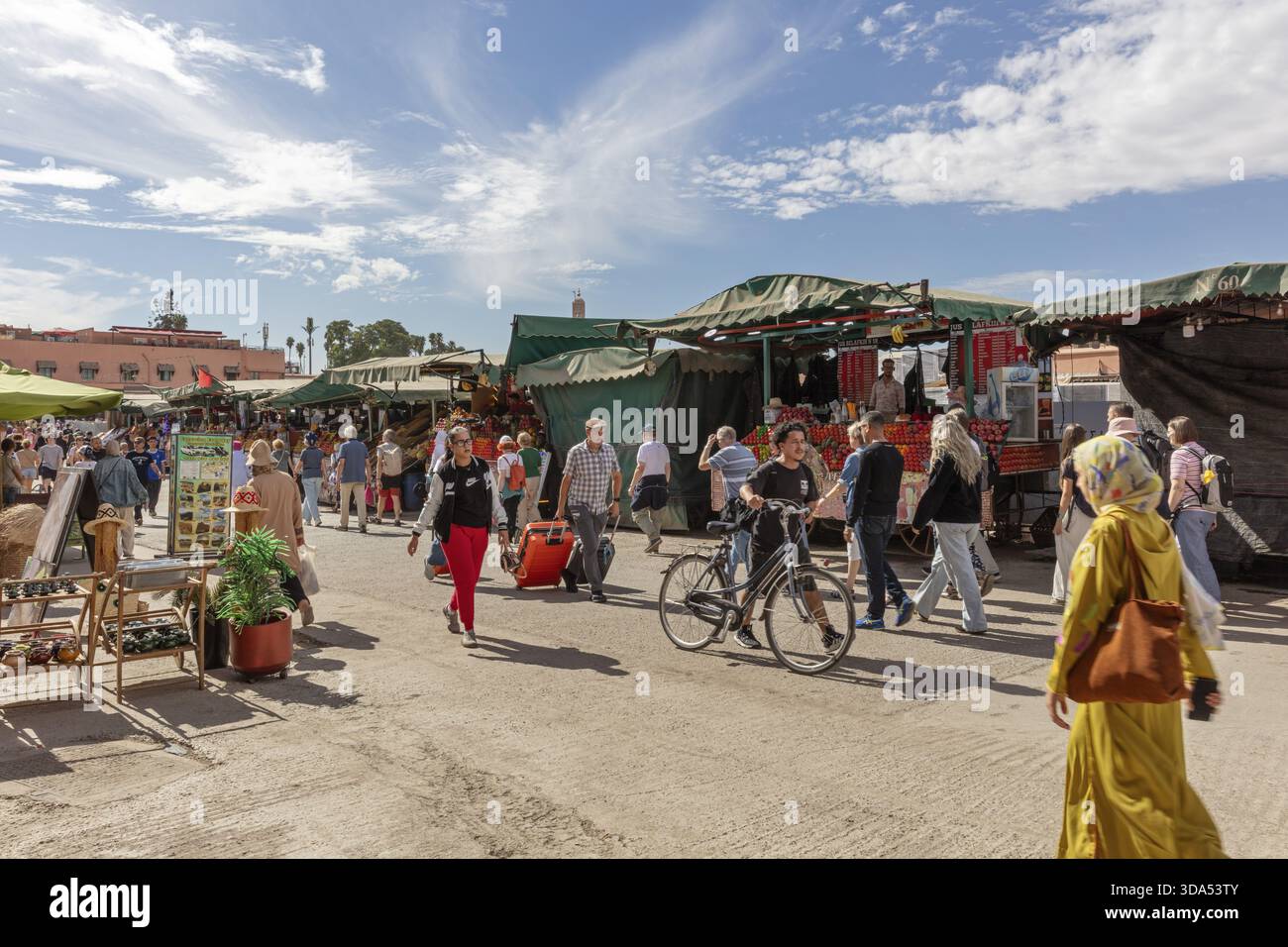 Lively market people bikes hi-res stock photography and images - Alamy