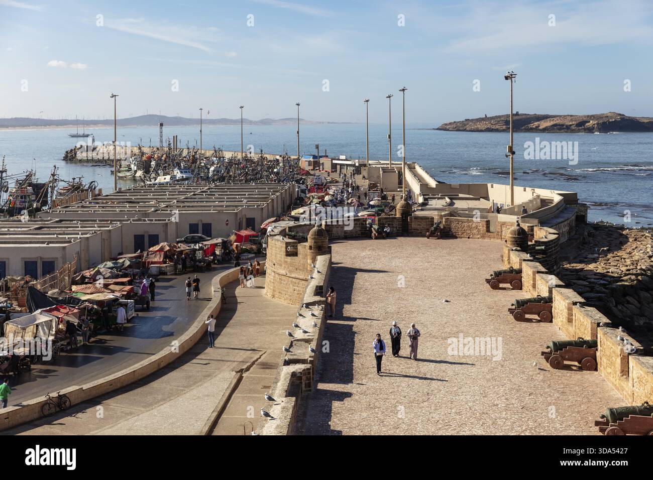 Lively market activity under hi-res stock photography and images - Alamy